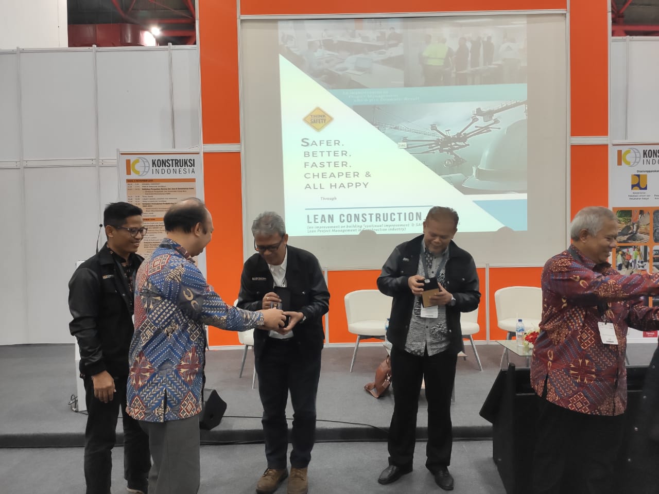 Strategi Peningkatan Produktivitas dalam Pekerjaan Konstruksi dengan ...